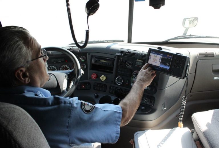 Best Phone Mount for Truck Drivers | TruckFreighter.com